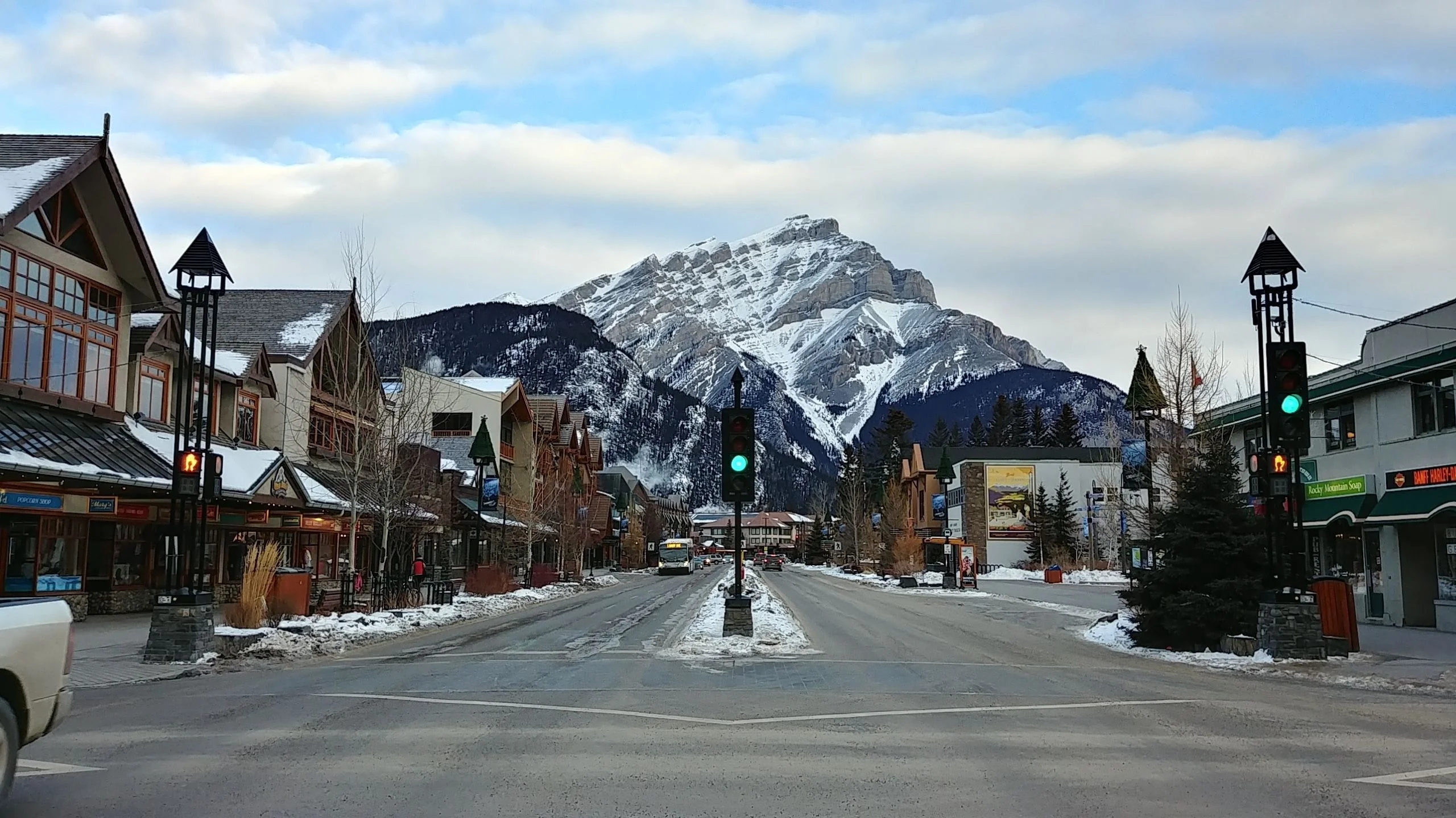 Calgary To Rocky Mountain House Movers | Long Distance Move in Alberta